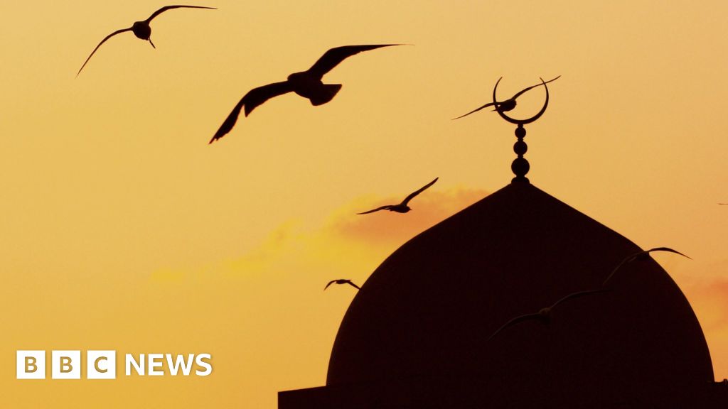 Ex-Muslims give reasons they left the faith, using a hashtag - BBC News
