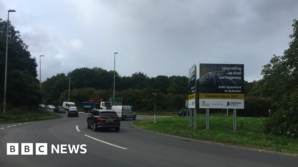 A303 traffic management introduced during road upgrade - BBC News