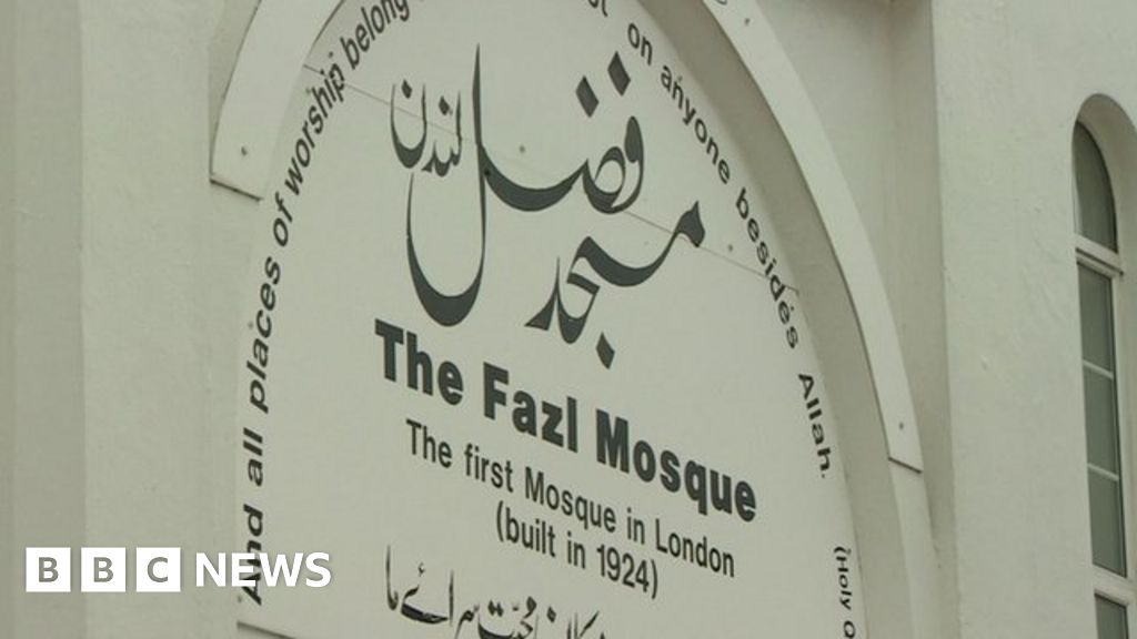 'Mosques should have message of harmony and peace' - BBC News