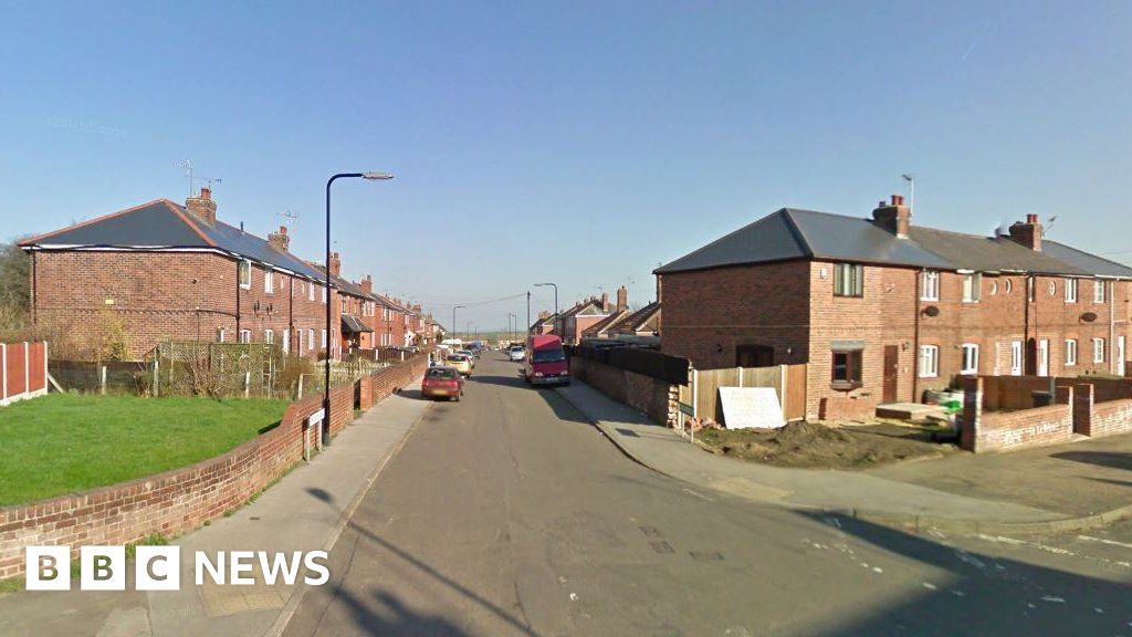 Rotherham murder inquiry: Two men arrested after body found - BBC News