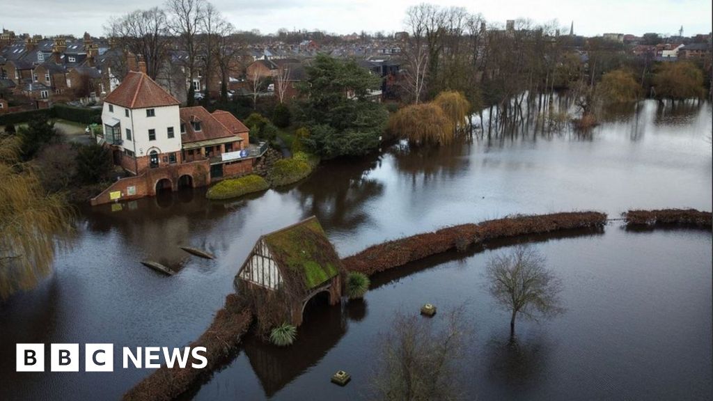 Flood-hit park in York opens after major clean-up - BBC News