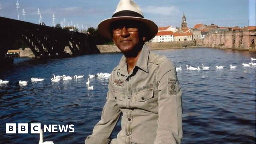 Man arrested over Edinburgh bus stop death - BBC News