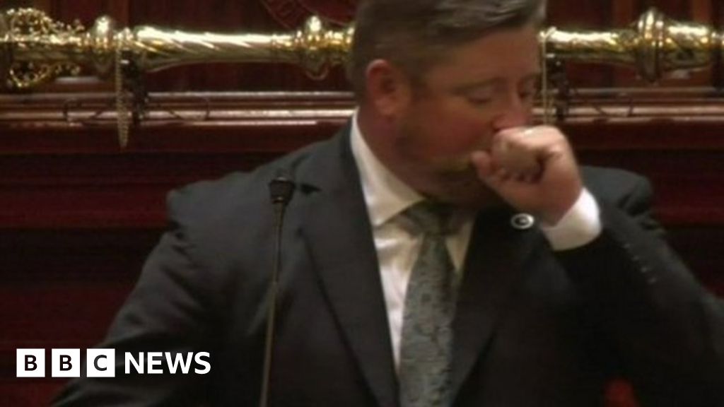 Confederate flag: Republicans speak of their 'struggle' - BBC News