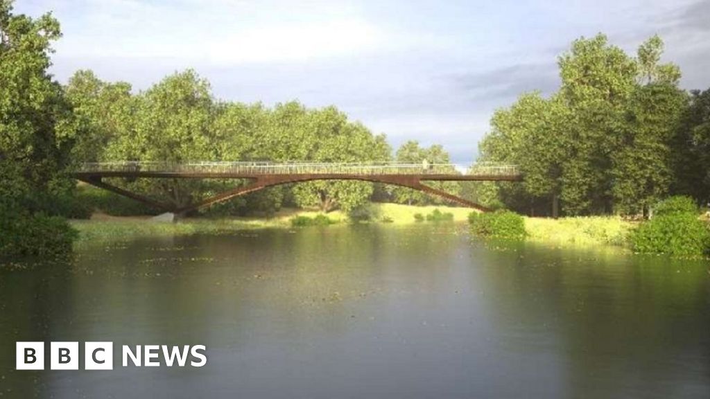 Plans for Evesham walking and cycling bridge submitted - BBC News