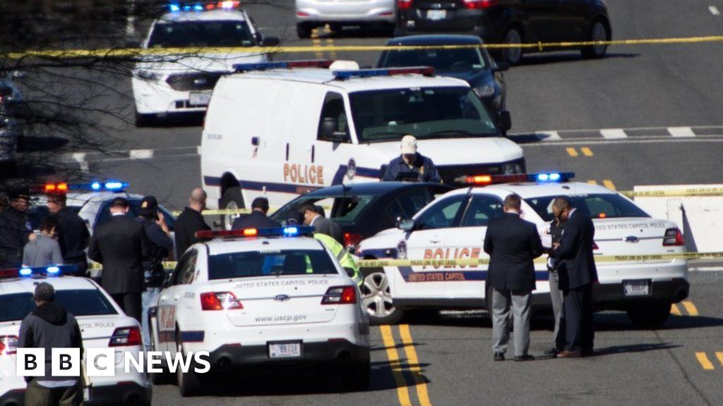 Shots fired on driver 'attacking police' near US Congress - BBC News
