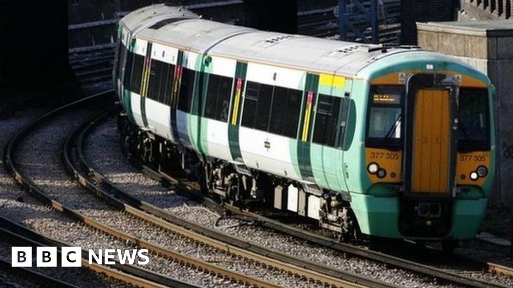 RMT announces five-day August strike on Southern rail network - BBC News