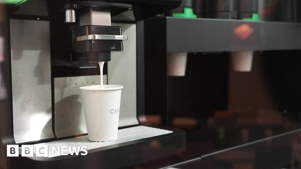 Robotic barista serves up coffee - BBC News