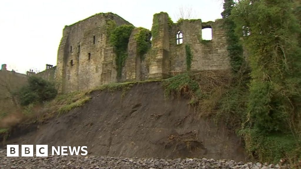 Collapse fears for flood-hit Cockermouth Castle - BBC News