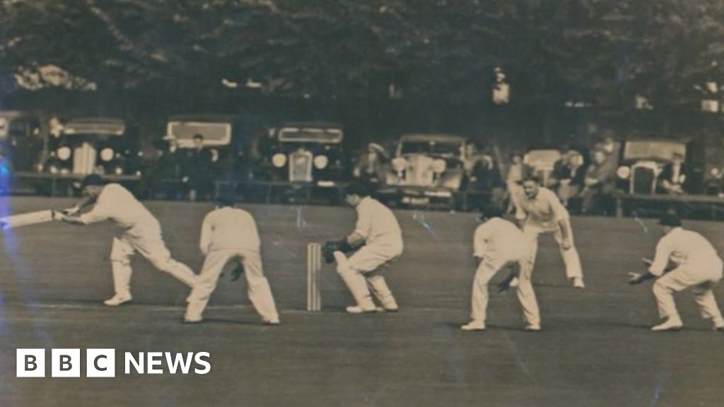 Sussex v Yorkshire: Play tells of last cricket match before war - BBC News