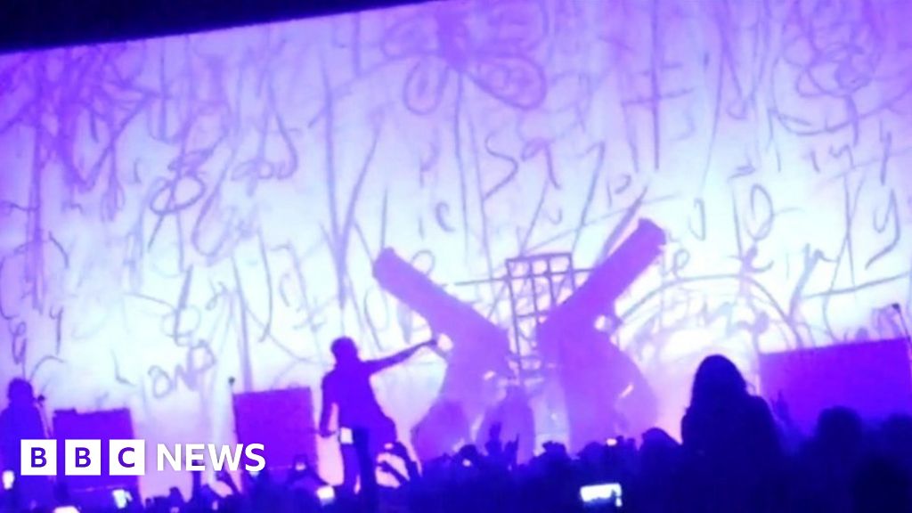 Marilyn Manson fan describes moment rock star was hit by prop