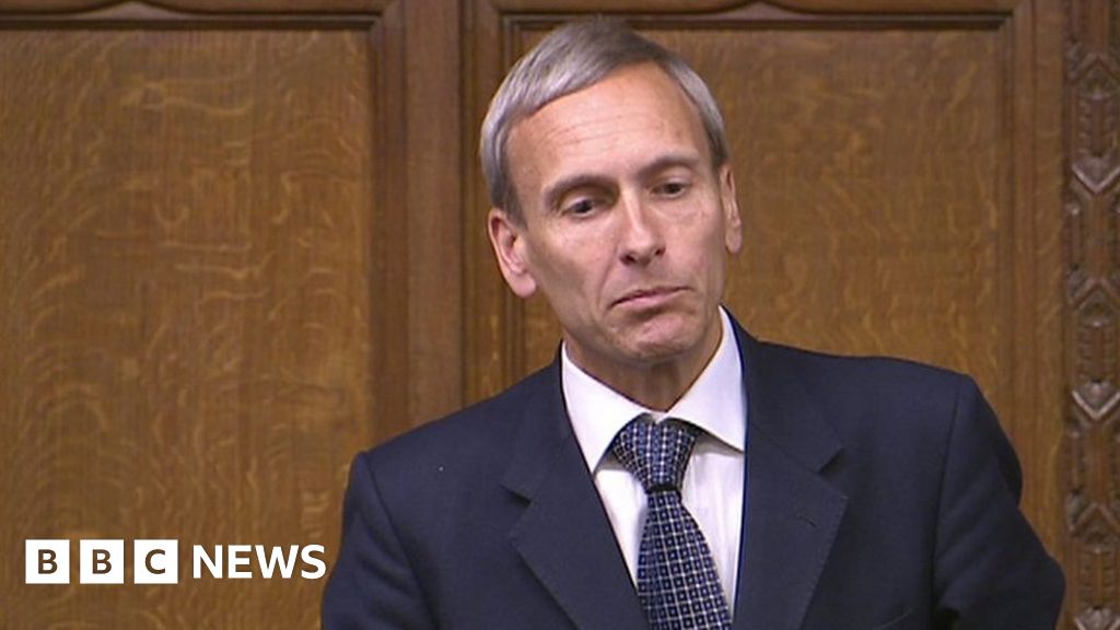 PMQs: Nuttall asks Cameron on Tory migration forecasts - BBC News