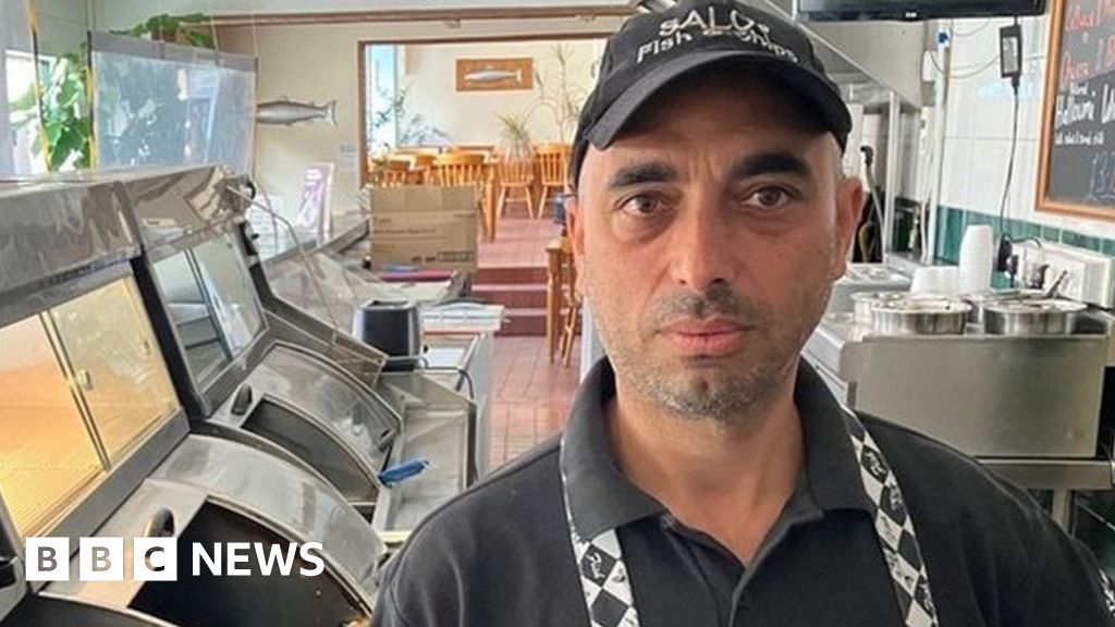 Oswestry chip shop owner cautious over energy support package - BBC News