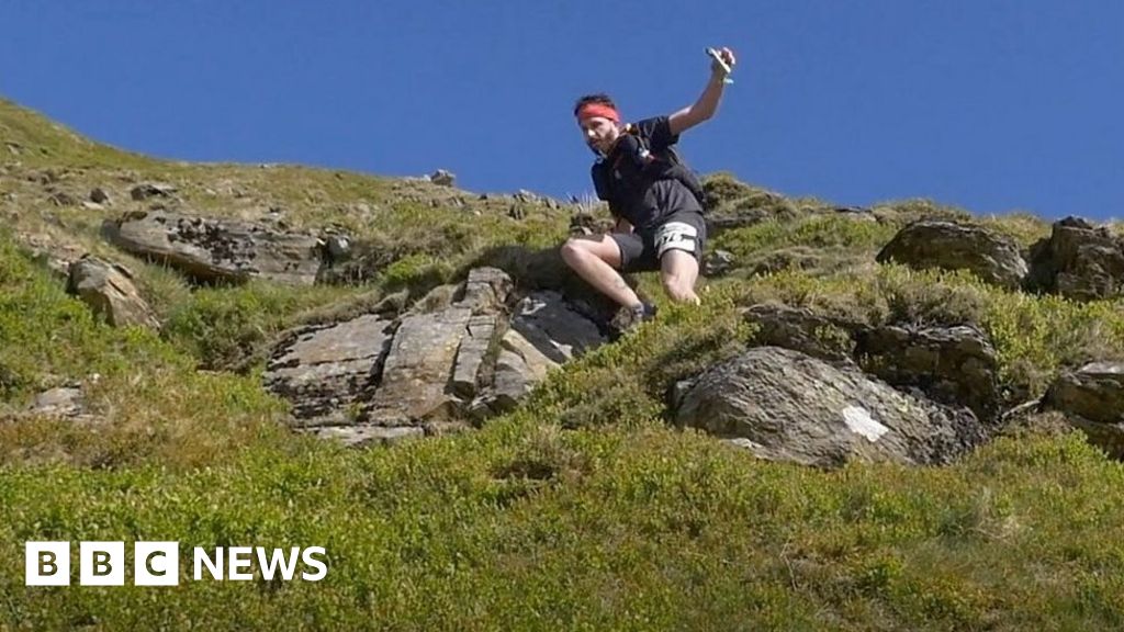 Dragon's Back Race: Is this the toughest mountain challenge? - BBC News
