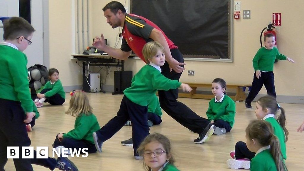 School PE scheme 'bypassed' by funding - BBC News