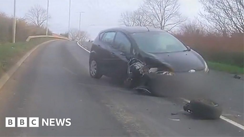 Dashcam video shows car hit oncoming vehicle in Peterborough - BBC News