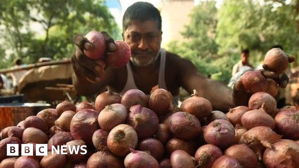 India's onion crisis: Why rising prices make politicians cry - BBC News