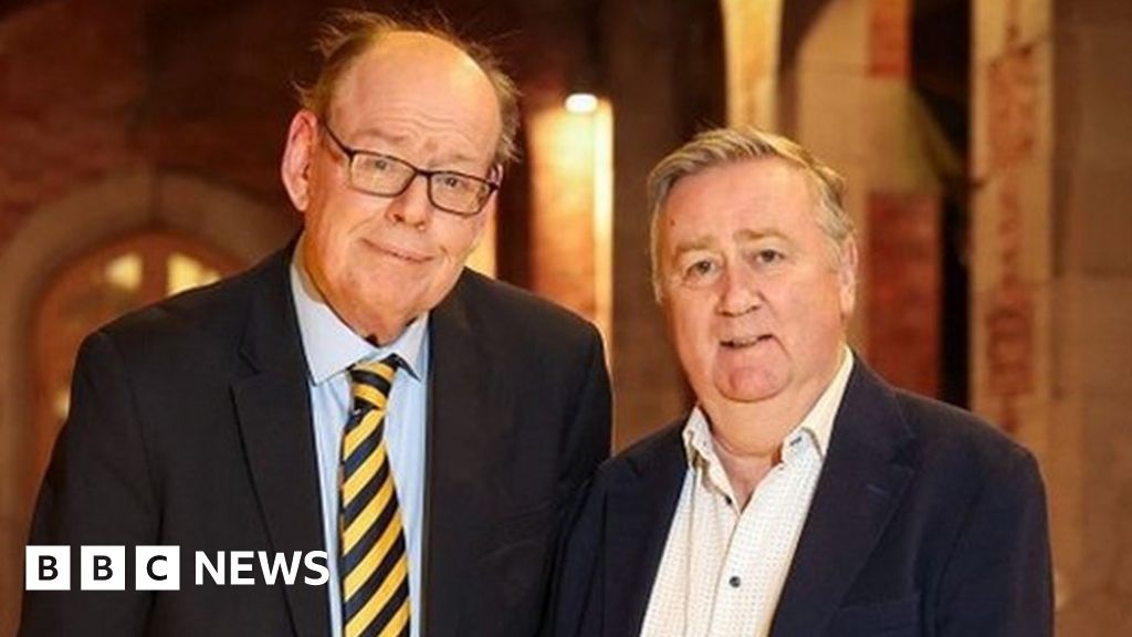 Journalists Stephen Grimason and Ken Reid awarded QUB medals - BBC News