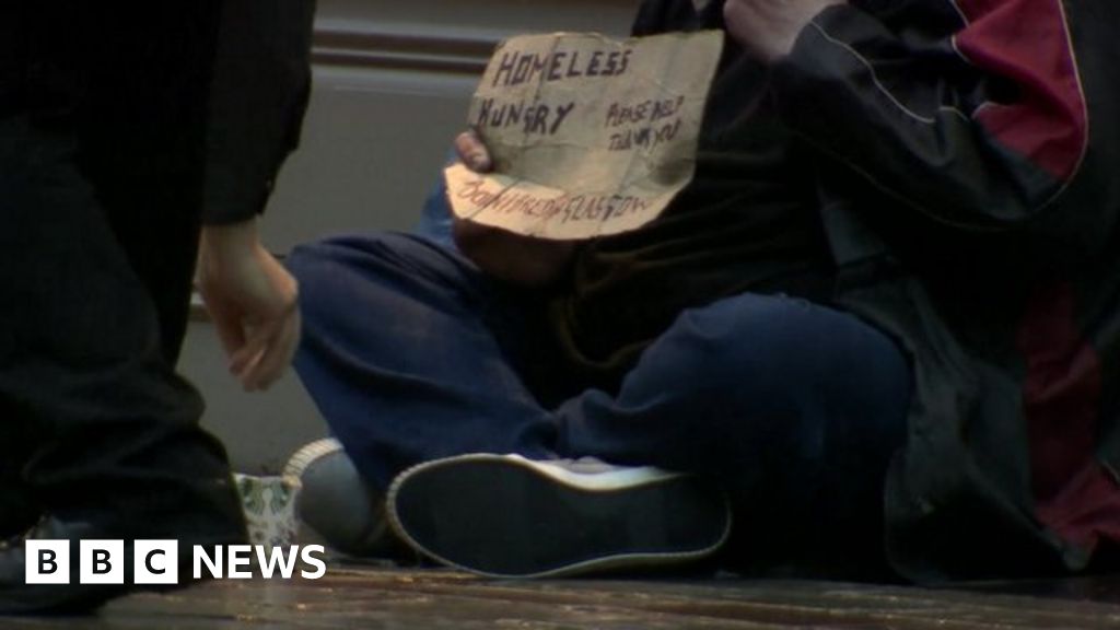 Number of homeless families in England on the rise - BBC News