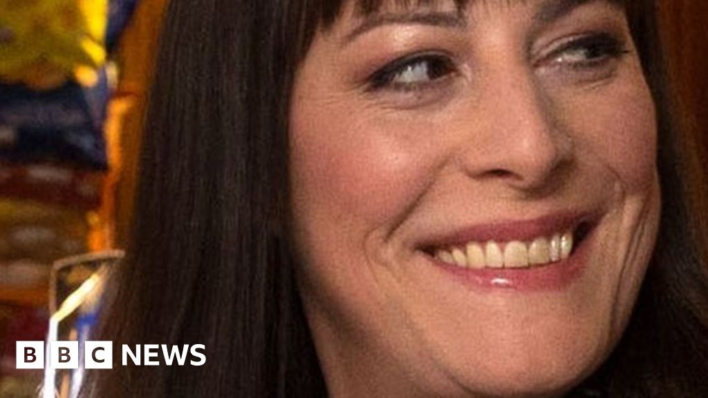 Transgender sitcom Boy Meets Girl 'will raise profile' - BBC News