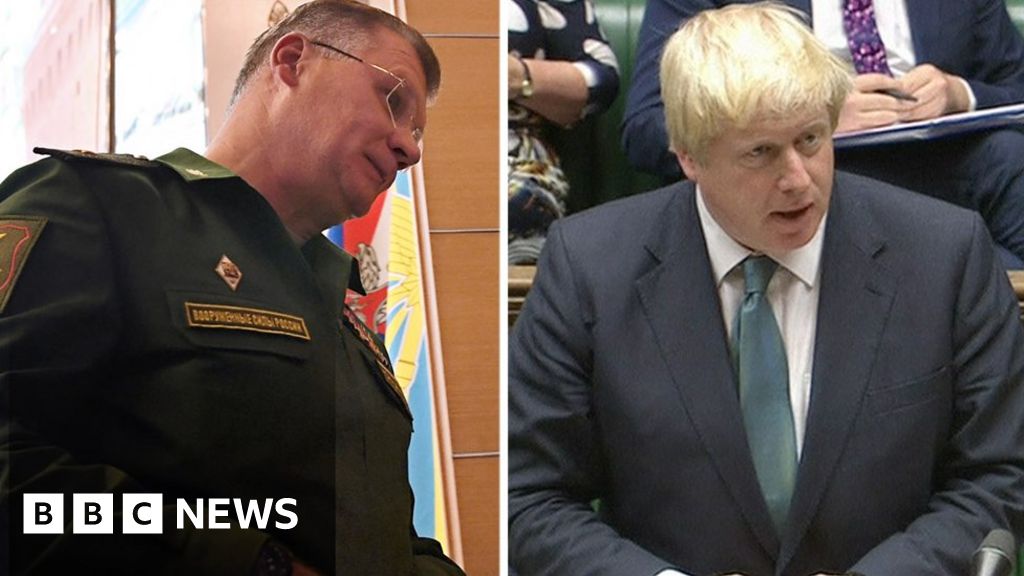 Russia chides Johnson over protest call - BBC News