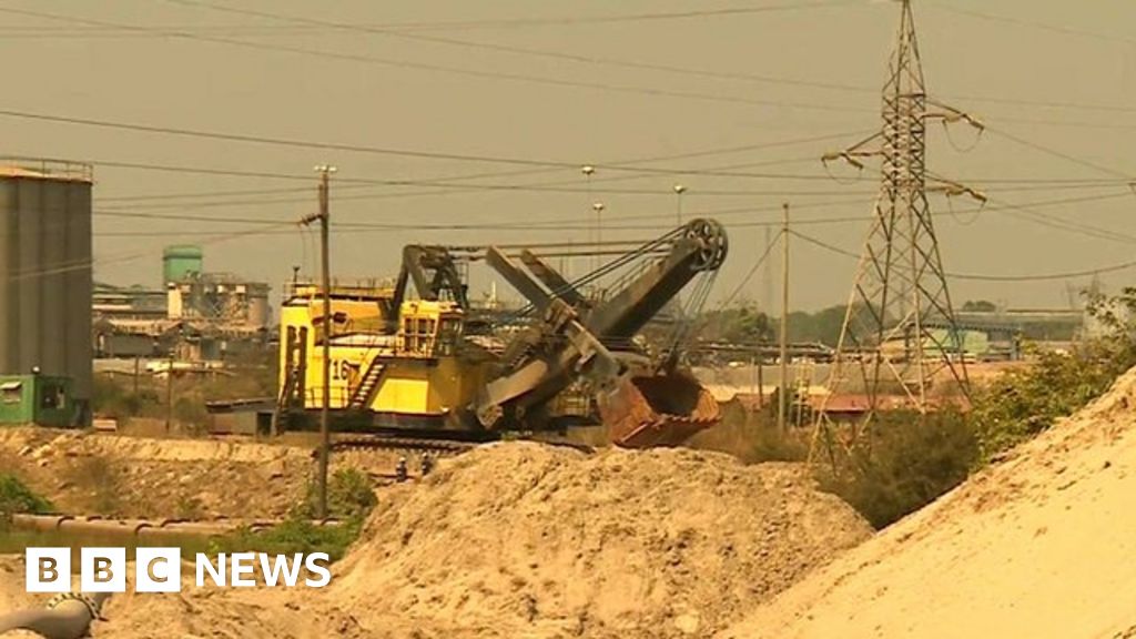 Zambia's copper market hit by China turmoil - BBC News