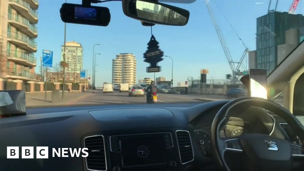 London minicab drivers demand more Covid-19 protection - BBC News