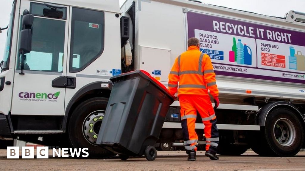 Canterbury refuse collectors vote to continue strike action - BBC News