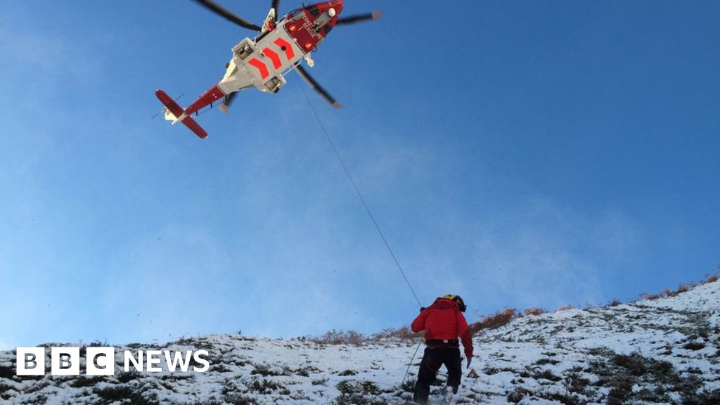 Brecon Mountain Rescue Team set for busiest year on record - BBC News