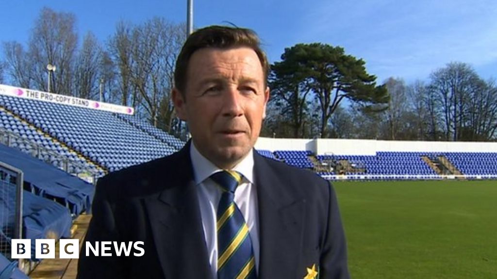 Robert Croft to 'put everything' into Glamorgan job - BBC News