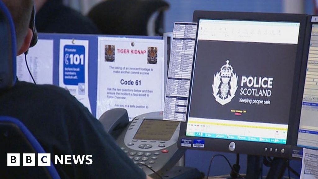 M9 crash: 'Weaknesses' in new police call-handling system - BBC News
