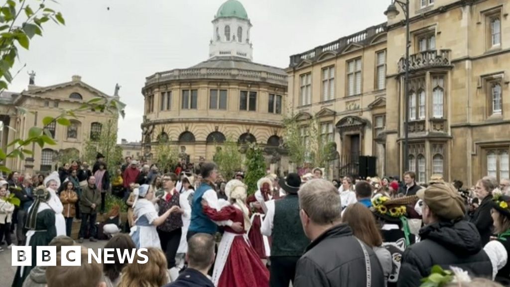 Thousands gather for Oxford's May Day festivities - BBC News