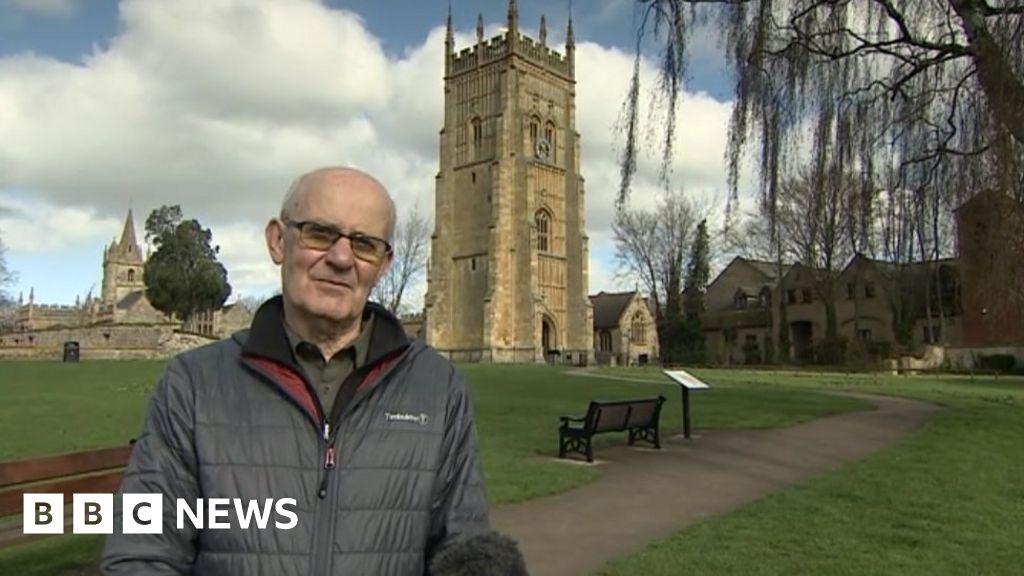 Evesham ramblers group campaigns for walking award - BBC News