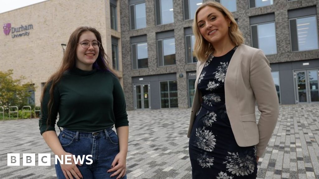 Durham University: Family donates £1m to scholarship fund - BBC News
