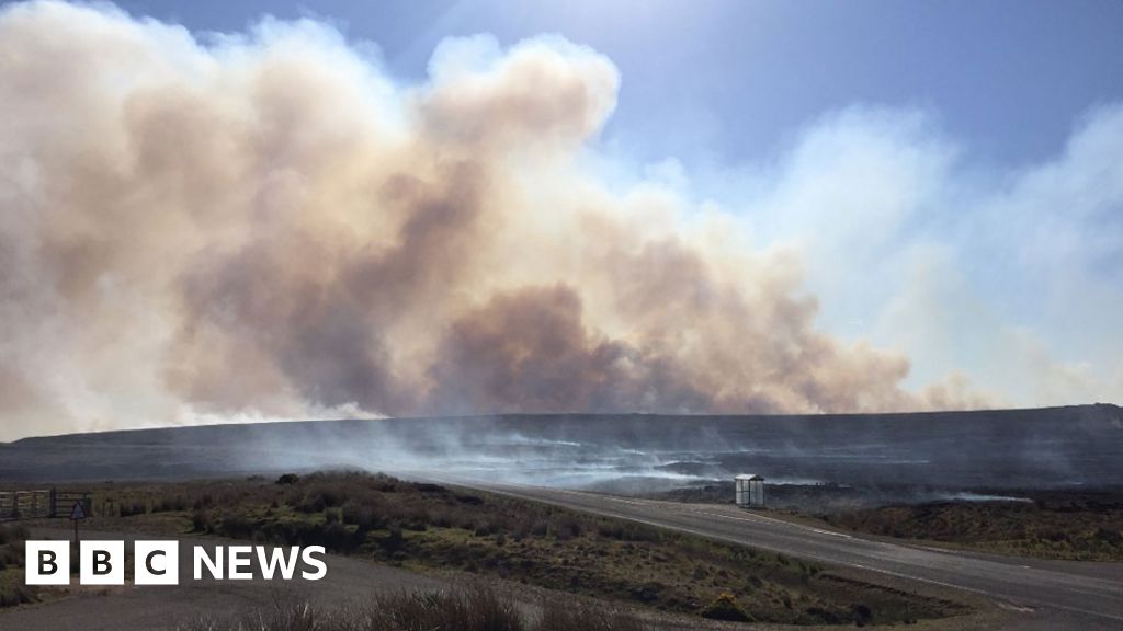 Crews tackle wildfire in Sutherland burning since Sunday - BBC News