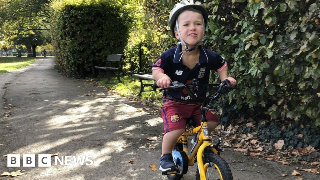 Dwarfism drug aims to boost healthy growth - BBC News