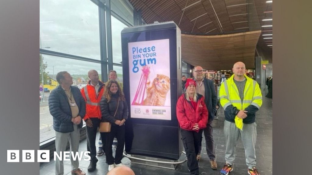 Work starts to clean up chewing gum on Stoke-on-Trent streets - BBC News