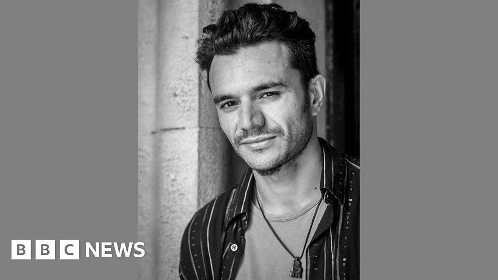 Deaf Poets Society - BBC News