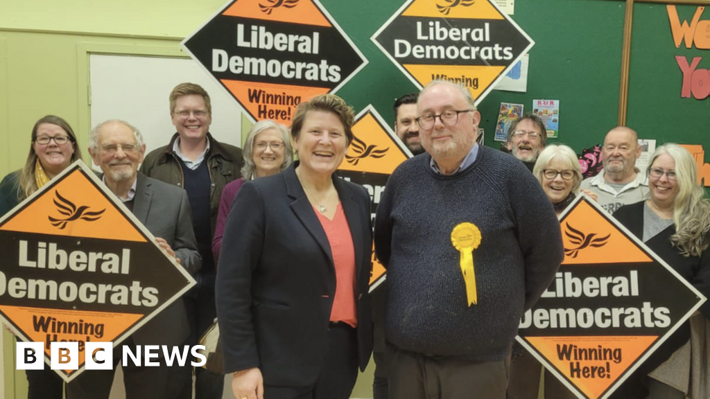 Somerset Council by-election: Lib Dems win Somerton seat - BBC News