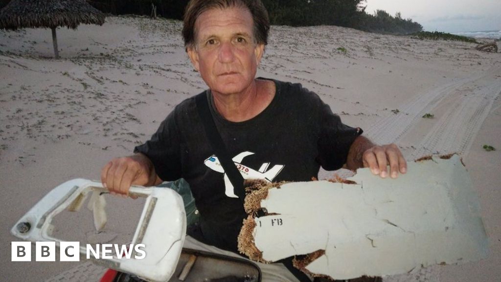 Families take the lead in MH370 mystery - BBC News
