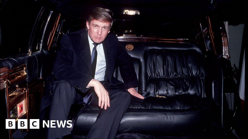 Limousine made for Donald Trump goes under the hammer - BBC News