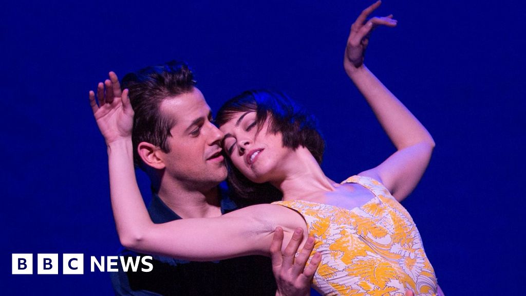 An American in Paris show to dance into West End in 2017 - BBC News