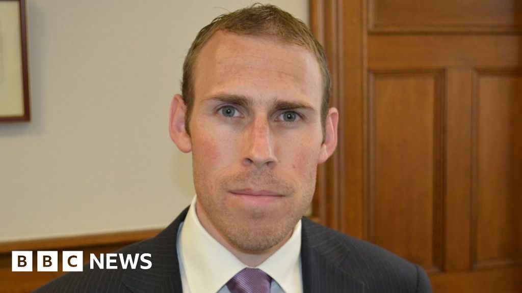 Guernsey Education Committee president 'will not resign' - BBC News