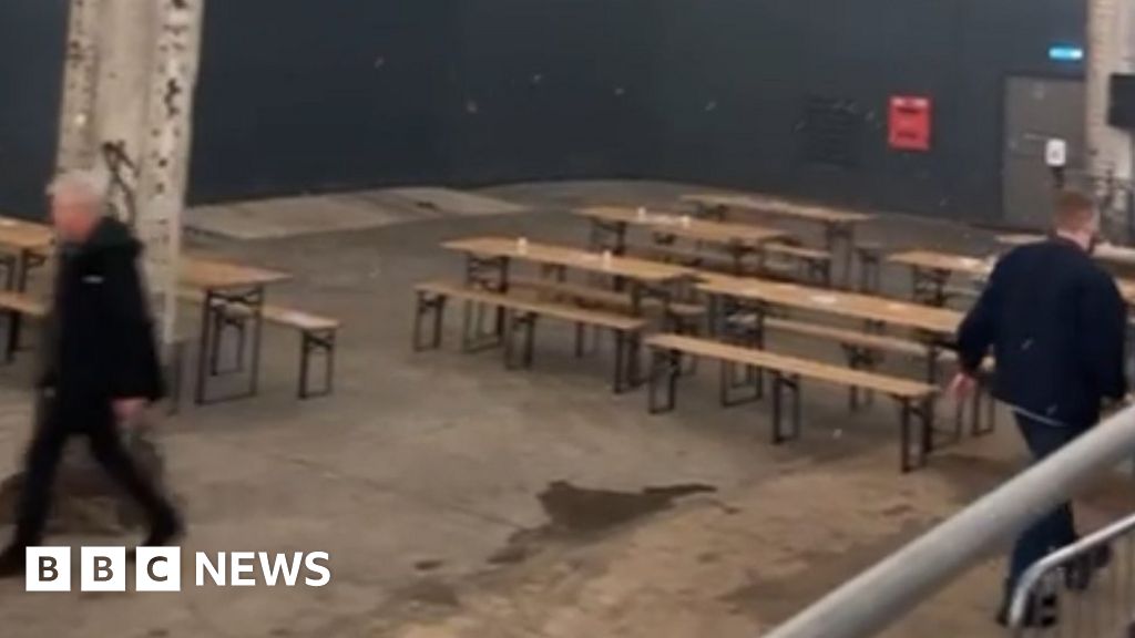 Manchester beer festival sorry over 'less than perfect' event - BBC News