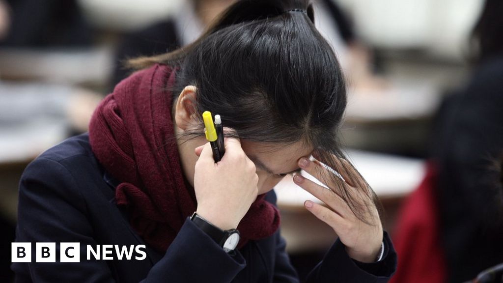 Backlash as Seoul plans longer 'cram school' hours - BBC News