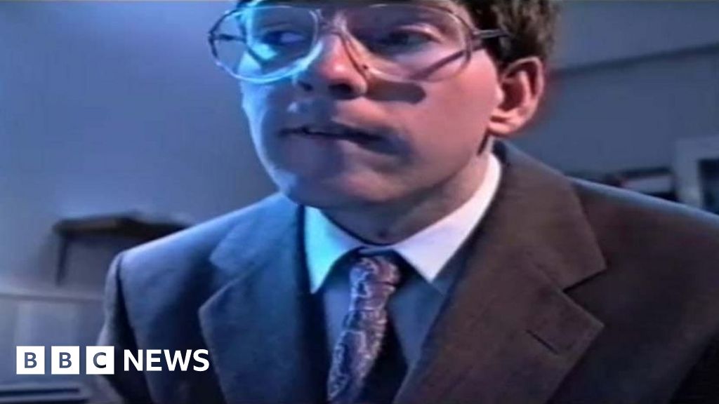 Steven Clark: Missing man's voice and walk shown on film - BBC News