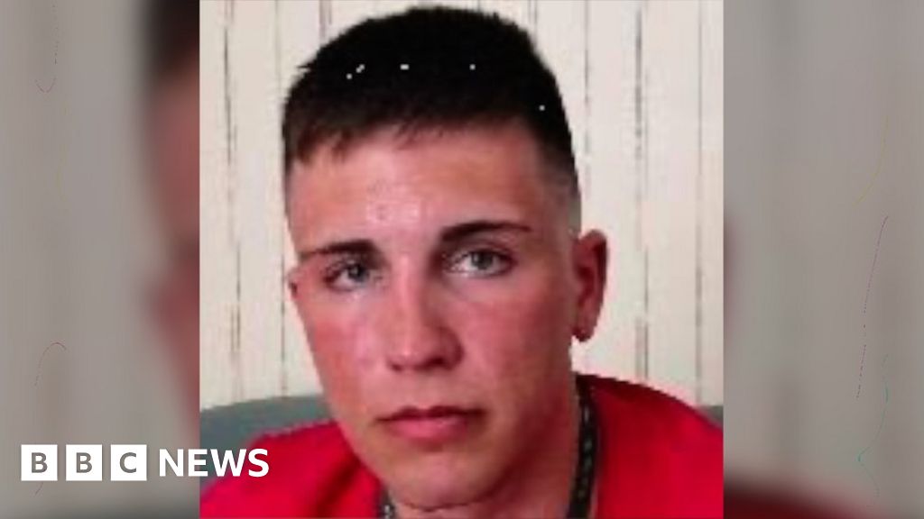 Mark Sheridan, 25, urged to hand himself in to police - BBC News