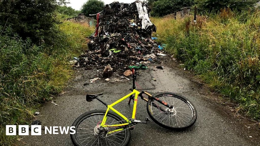 Fallowfield Loop cycling route blocked by 'huge mountain of stinking waste'