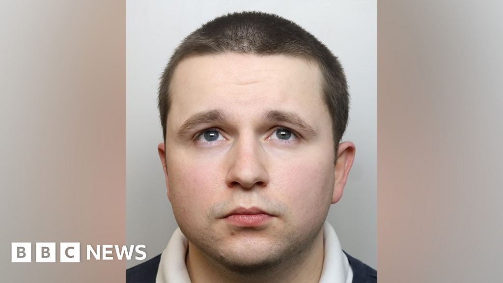 Winsford paedophile posed as model scout to groom victims online - BBC News