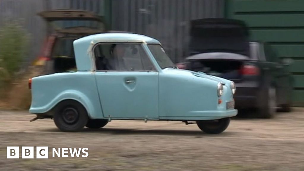 Teesside collector aims to show off invacars - BBC News