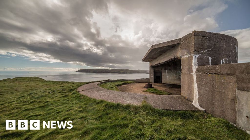 Photographs capture architecture of the Western Isles - BBC News